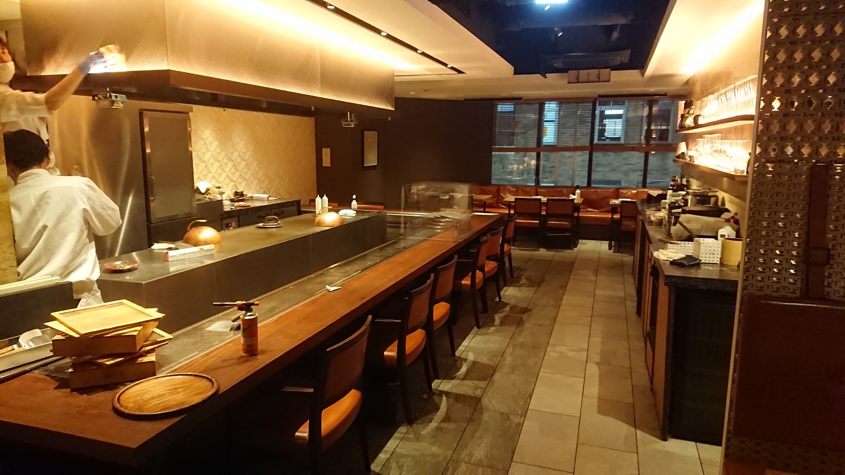 神田でコスパ良い鉄板焼きなら「くずし鉄板 あばぐら」｜初訪問でコース内容をレビュー - 酒走（しゅRUN）ブログ