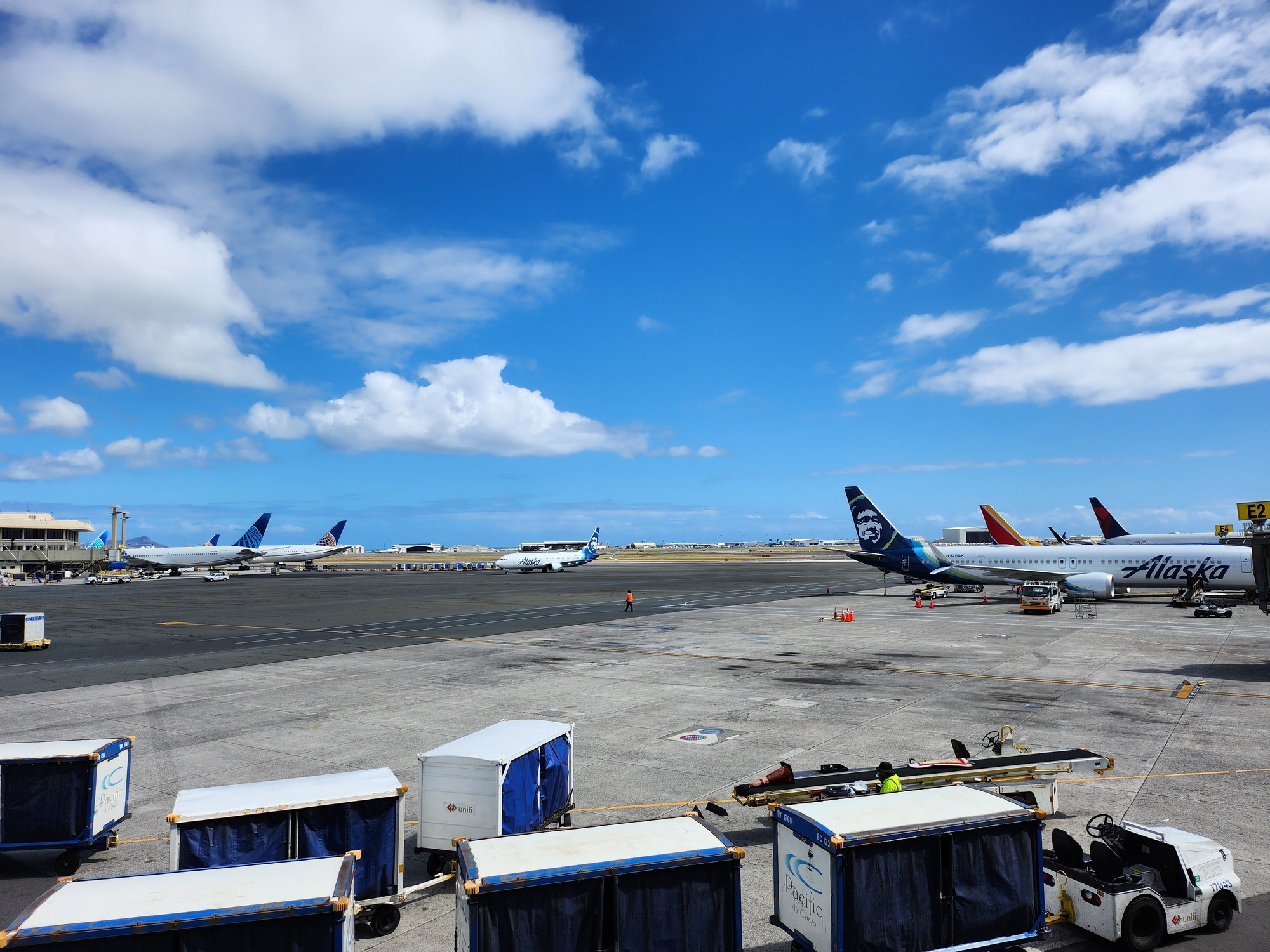 デルタ航空のビジネスクラスでホノルル⇒羽田へ（フライト編）｜HNL⇒DL181⇒HND - 酒走（しゅRUN）ブログ