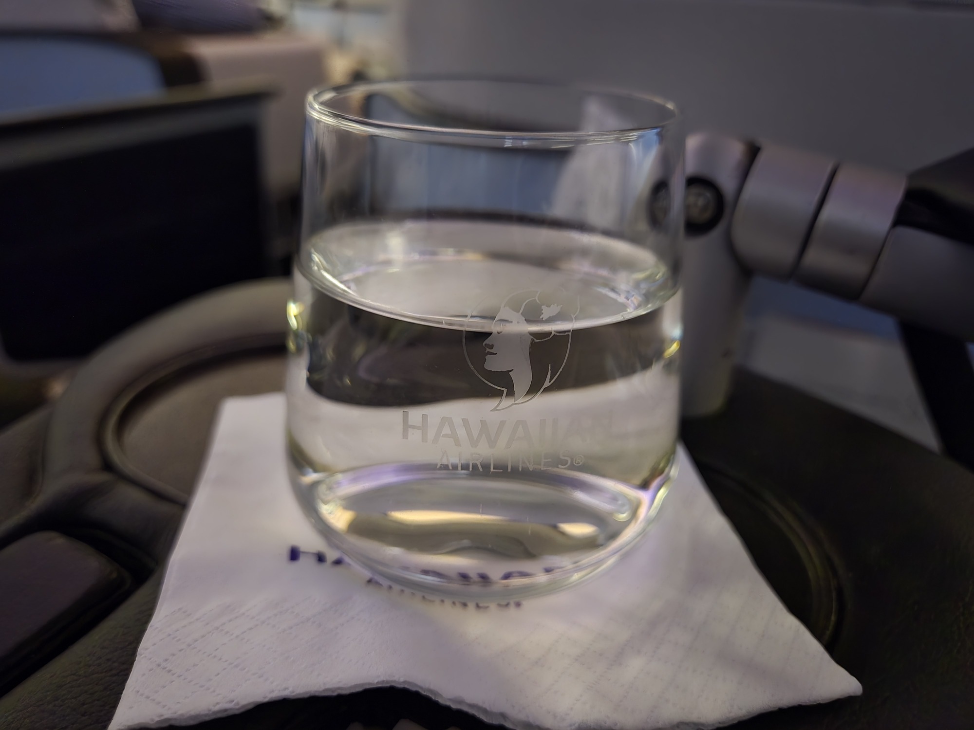 ハワイアン航空のビジネスクラスでホノルル⇒羽田へ（フライト編）｜HNL⇒HA457⇒HND - 酒走（しゅRUN）ブログ