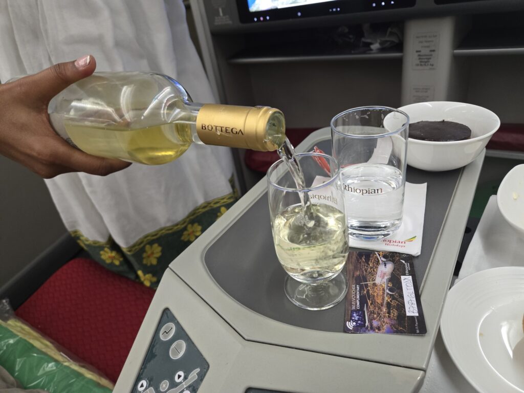 エチオピア航空のビジネスクラスでソウル⇒成田へ（フライト編）｜INC⇒ET672⇒NRT - 酒走（しゅRUN）ブログ