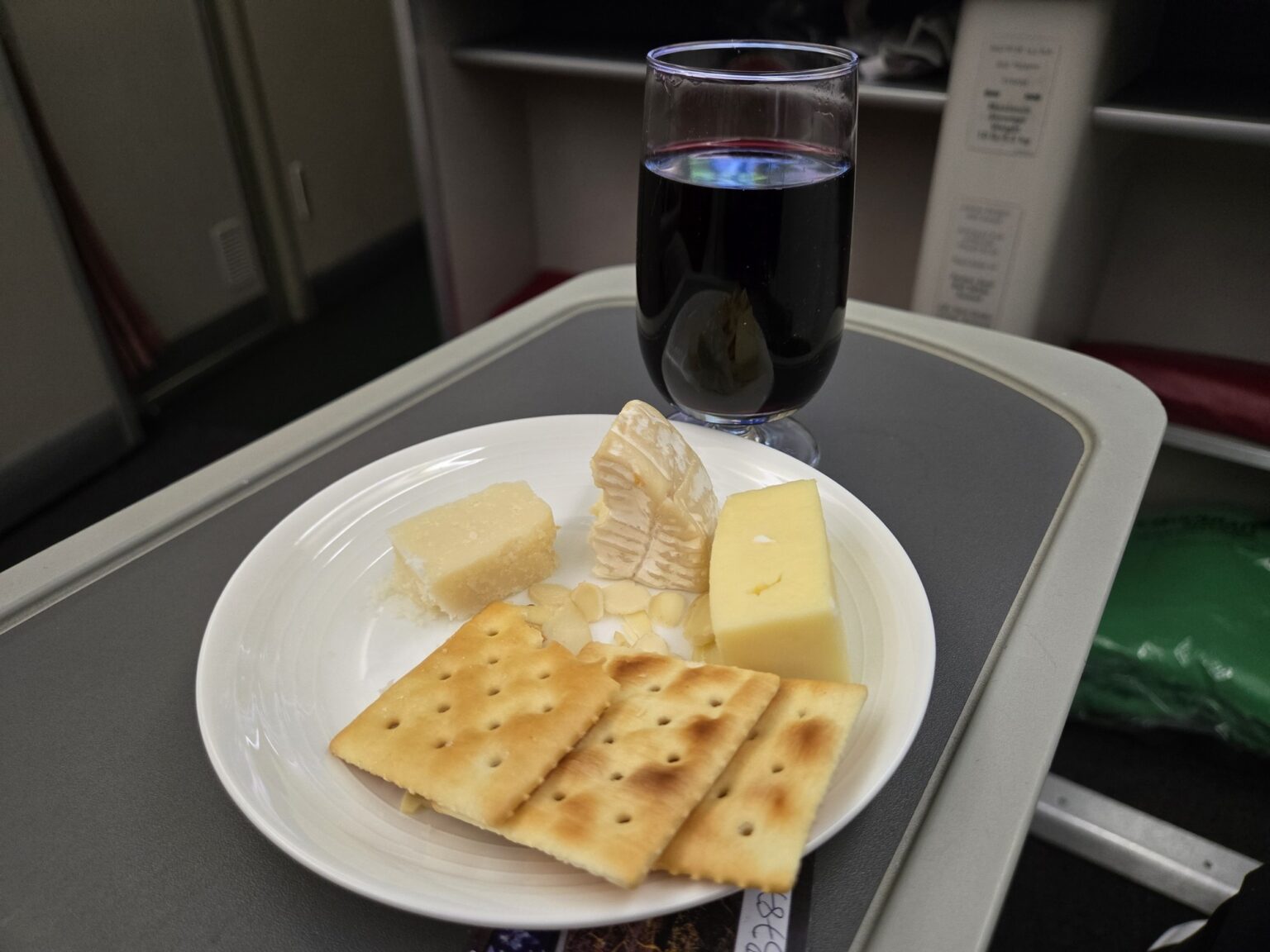 エチオピア航空のビジネスクラスでソウル⇒成田へ（フライト編）｜INC⇒ET672⇒NRT - 酒走（しゅRUN）ブログ